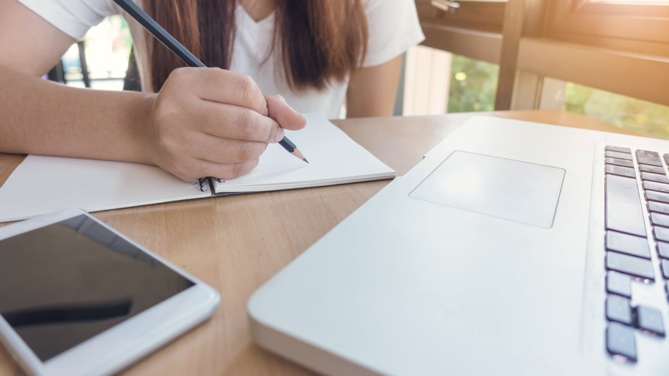 เรียนรู้เพิ่มเติมกับ Preposition Over, Across และ Along กัน | British ...